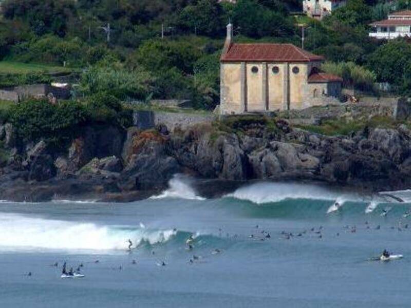 Mundaka | Basque Country | Surf Camps Europe